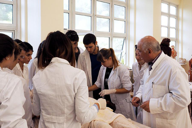 Σπουδάζουν στην Ιατρική Αθηνών οι καλύτεροι γιατροί του κόσμου ...