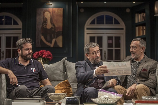 «Δείπνο Ηλιθίων» στο Θέατρο Κάππα | Fortunegreece.com
