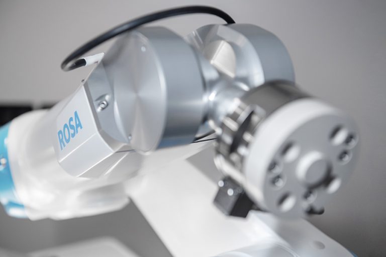 ROSA© Knee System: Η νέα τεχνολογία στη Ρομποτική | Fortunegreece.com