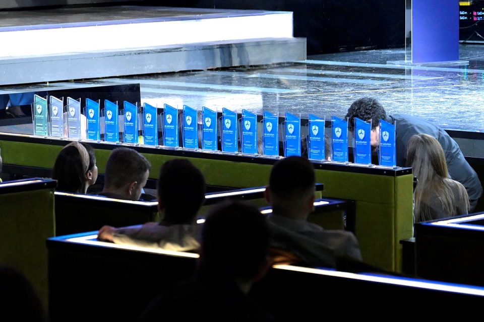 E-shop of the Year & 17 ακόμα βραβεία για την Πλαίσιο Computers στα e-volution awards 2023 ...